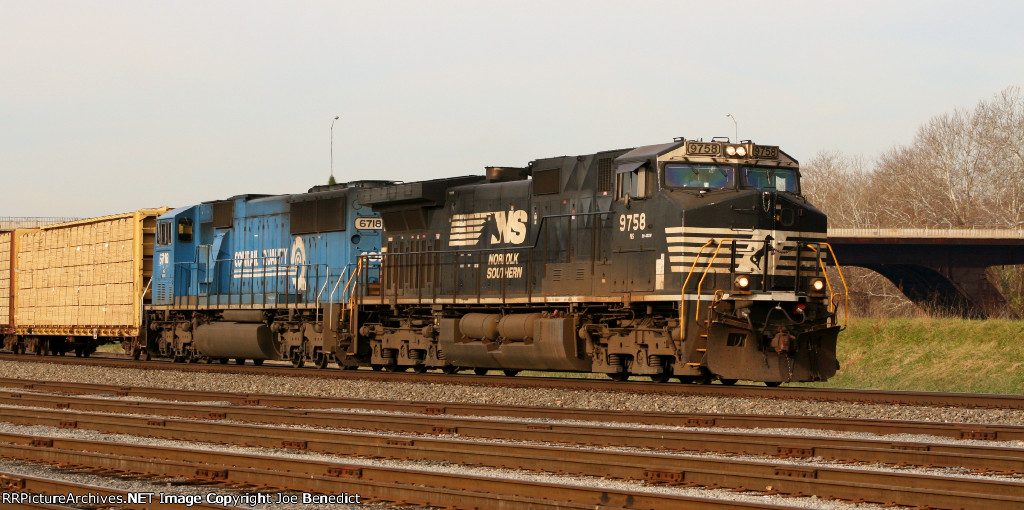 NS 9758 & Ex-CRQ 6718